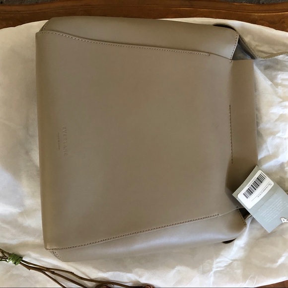 Everlane | Bags | Nwt Everlane The Form Bag In Desert Sand | Poshmark